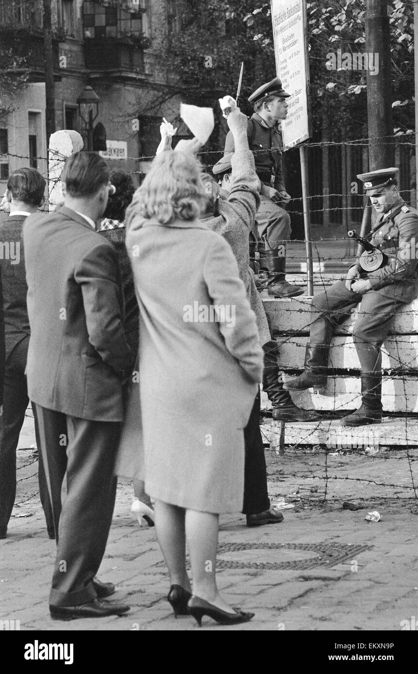 Views of the Berlin Wall with soldiers patrolling. October 1961 Stock ...
