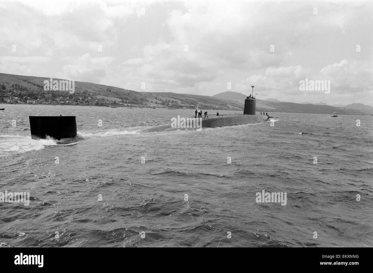 Hms renown hi-res stock photography and images - Alamy