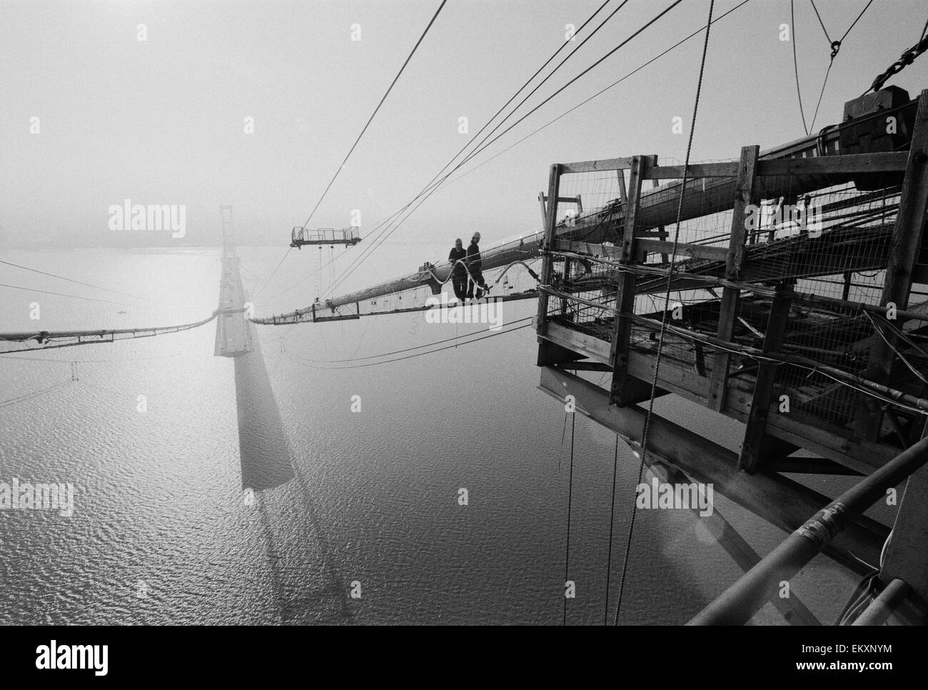 Views of the construction of The Humber Bridge at Hull. 27th August ...
