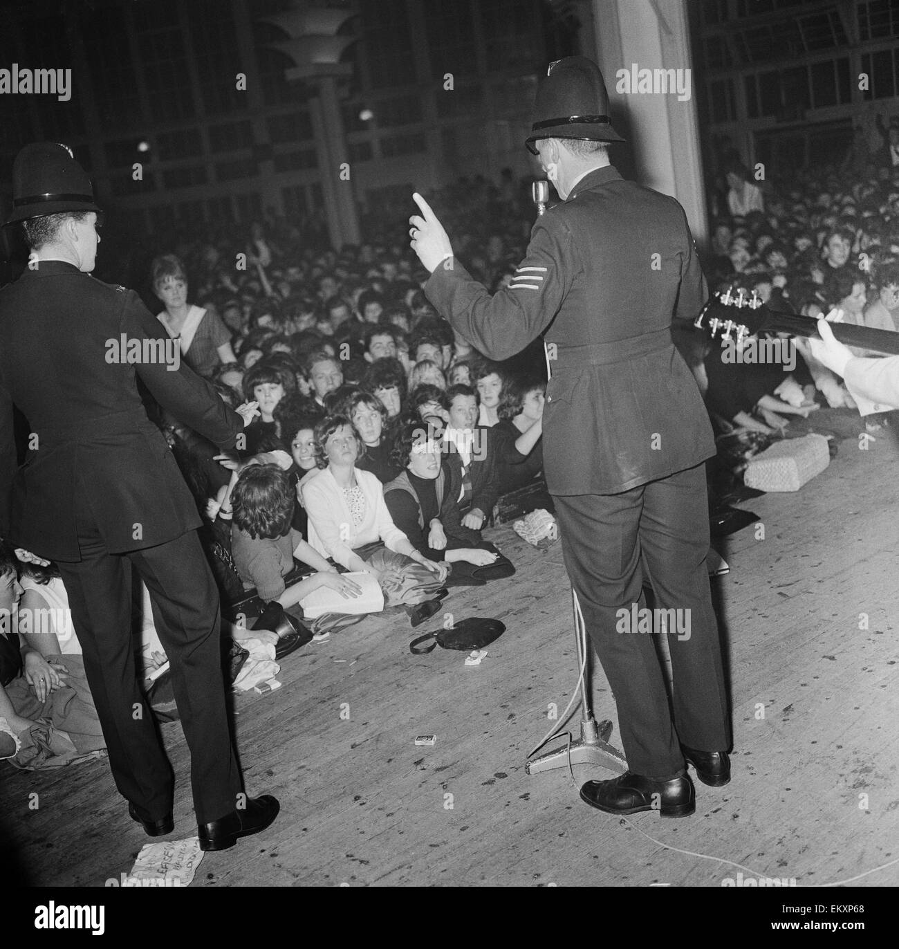 Beatles 1963 october hi-res stock photography and images - Alamy