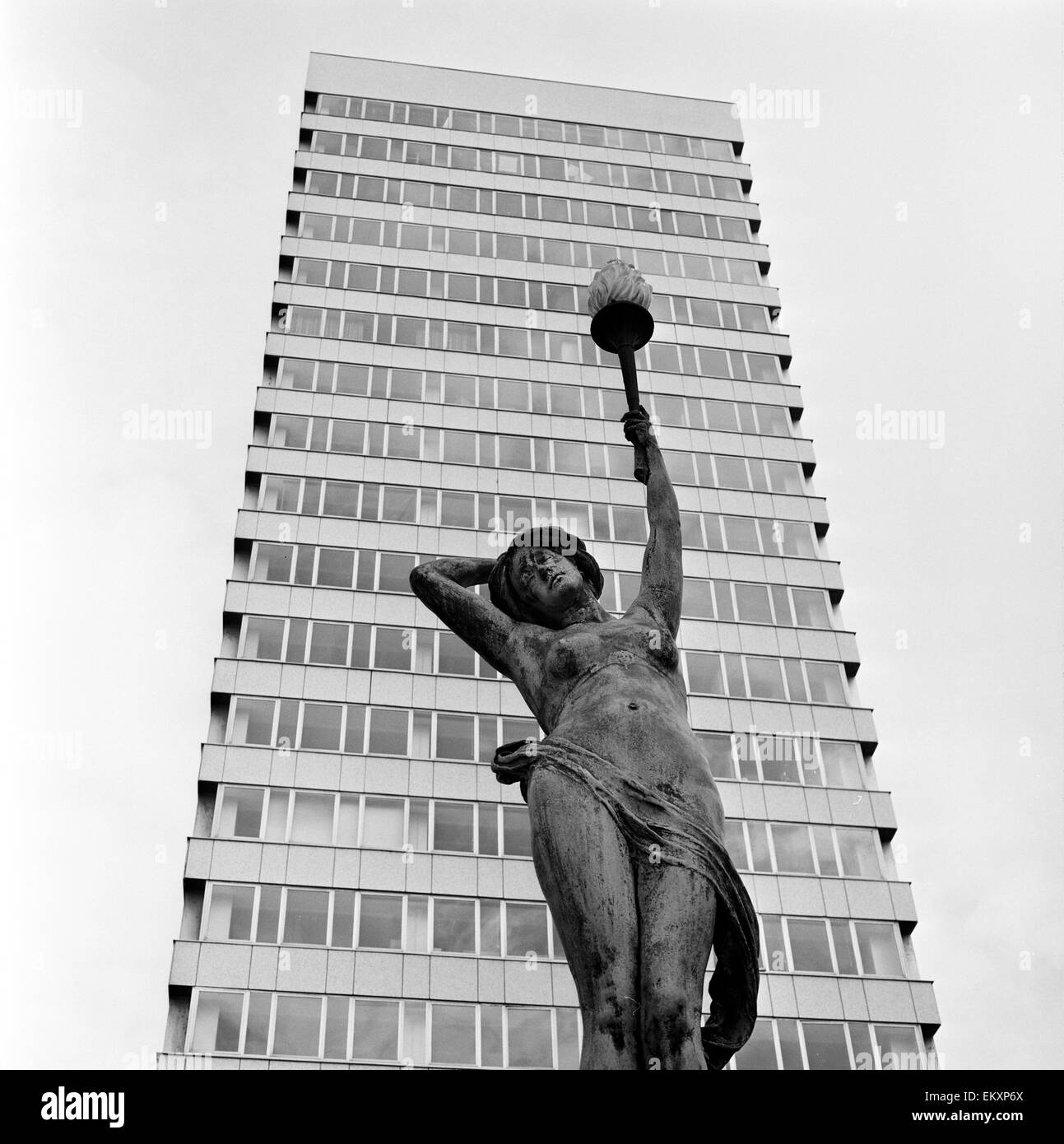 December 1967 hi-res stock photography and images - Alamy