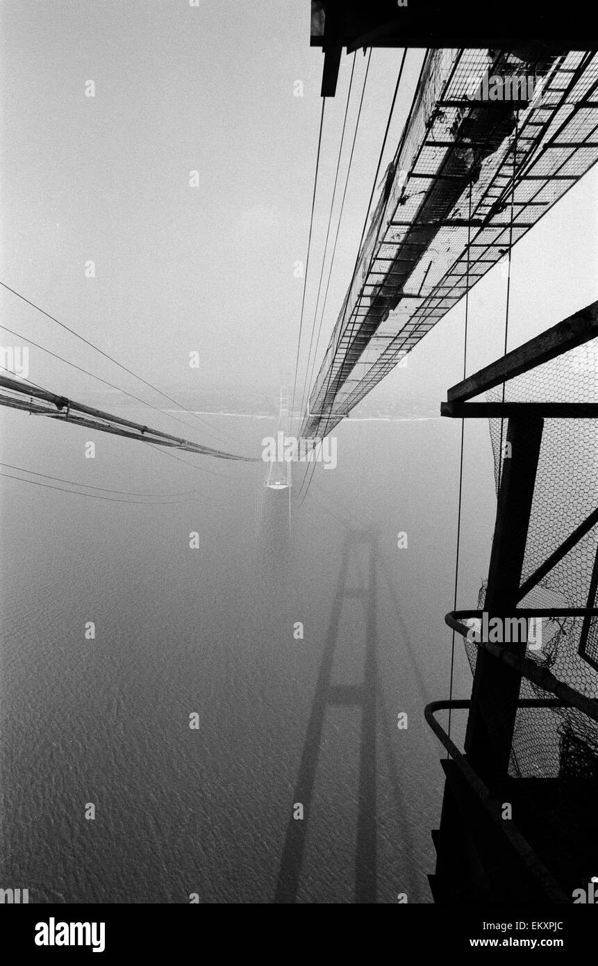 Views of the construction of The Humber Bridge at Hull. 27th August ...