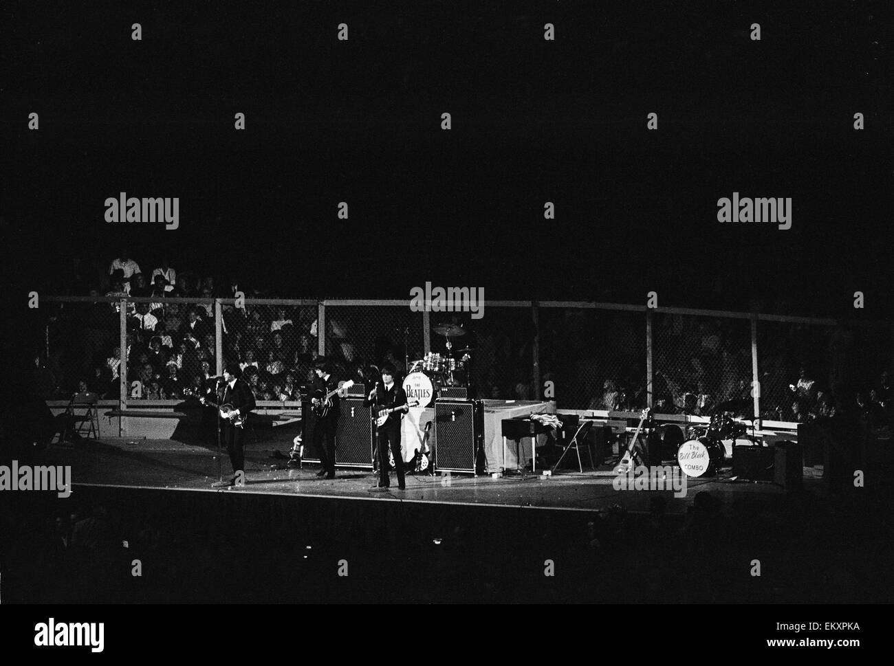 Beatles on stage 1964 hi-res stock photography and images - Alamy
