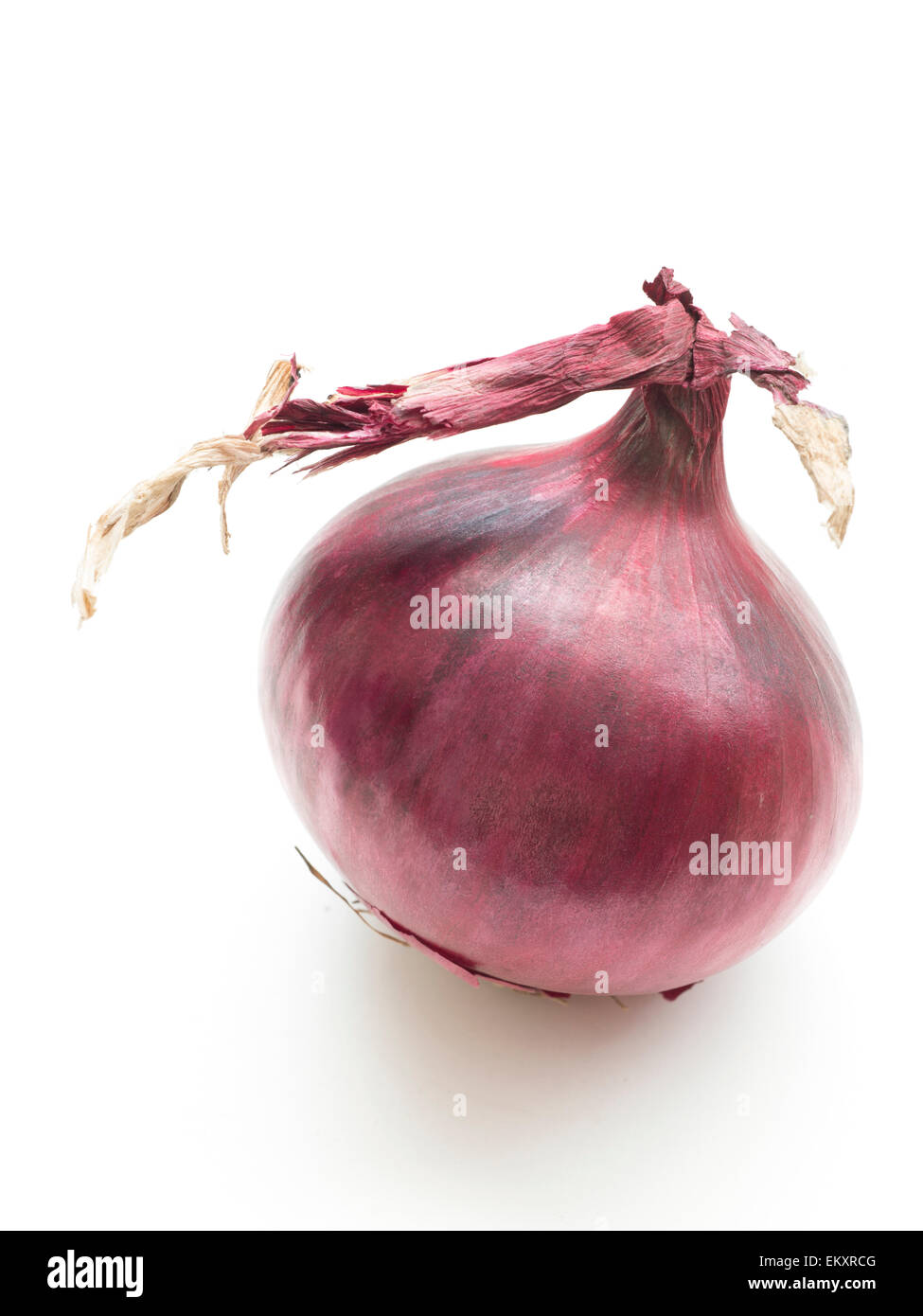 whole red onion isolated on white Stock Photo - Alamy