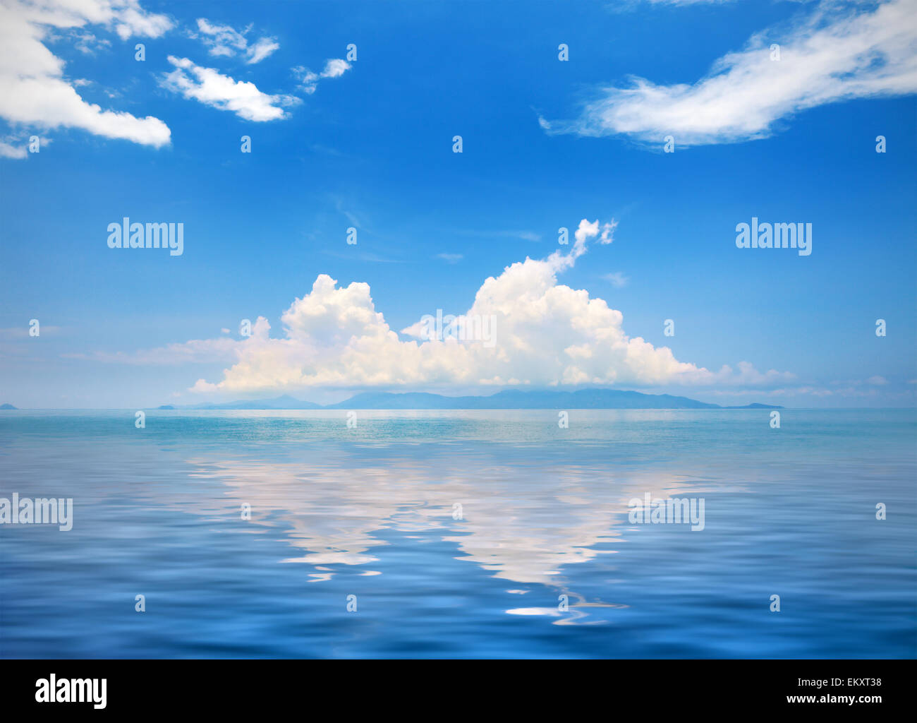 Beautiful sea and cloudy sky Stock Photo - Alamy