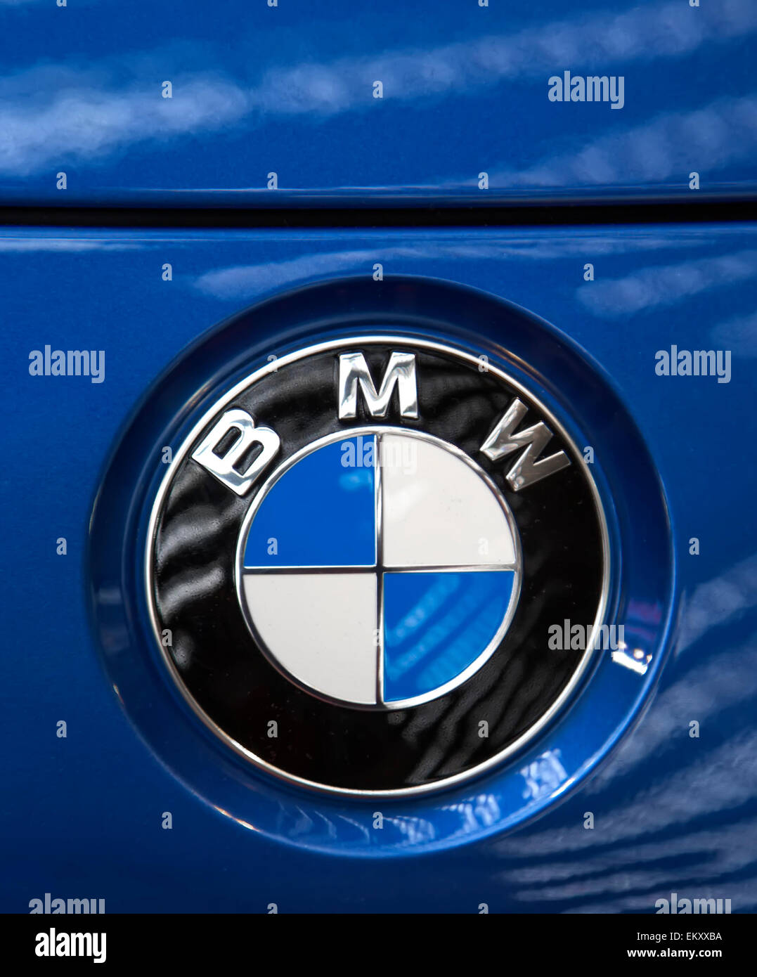 Bmw car sign logo hi-res stock photography and images - Alamy