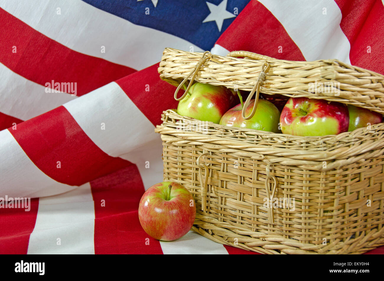 American apples hi-res stock photography and images - Alamy