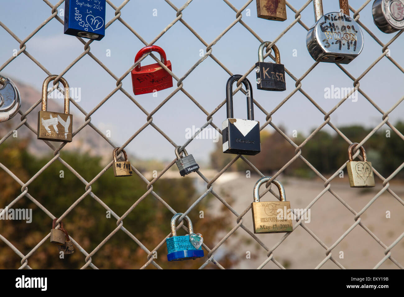 Love Locks adorn the Sunnynook Pedestrian Bridge over the Los Angeles ...