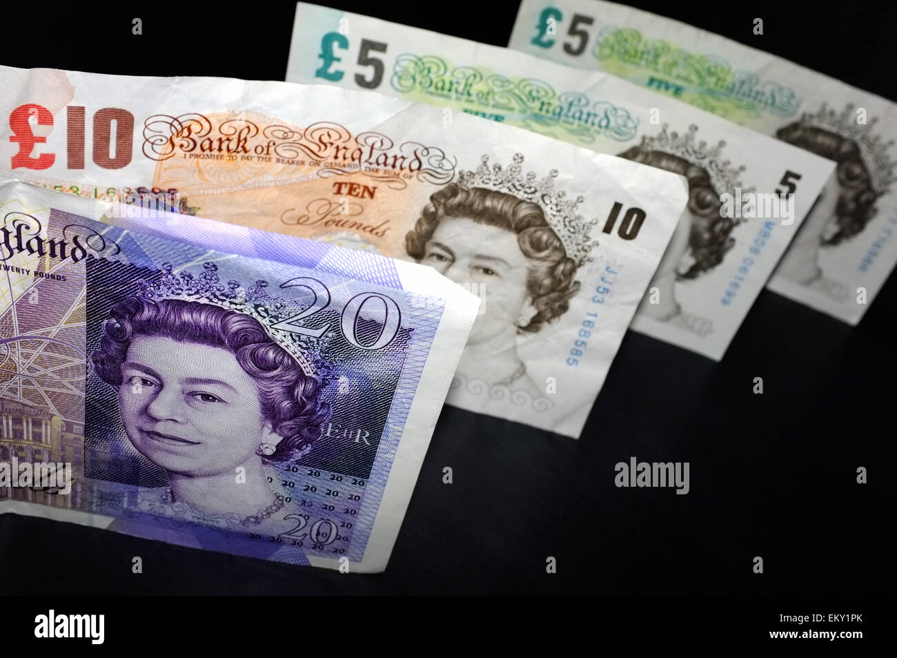 Queens Head On British Notes Stock Photos & Queens Head On British ...