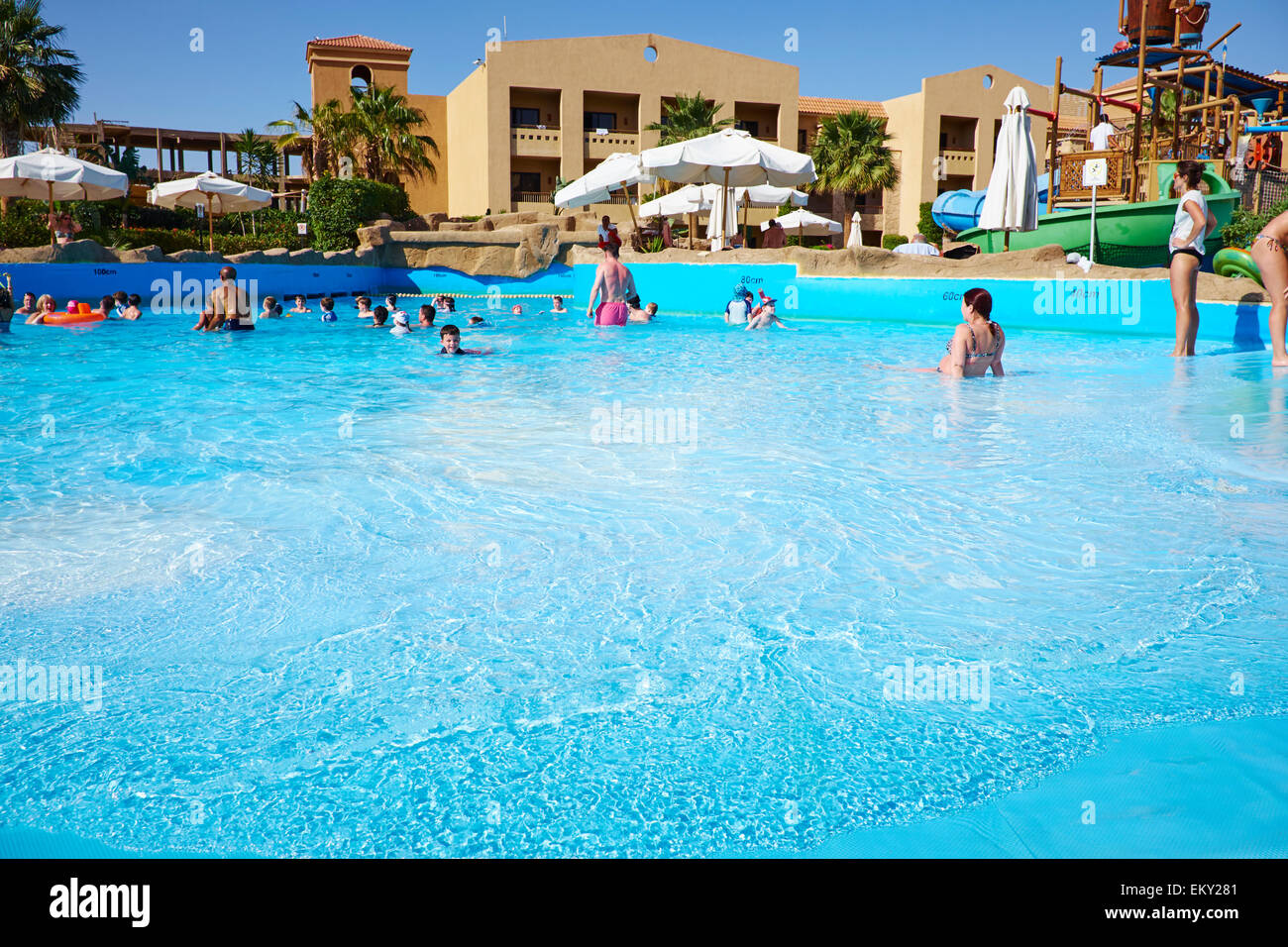 Wave to swimming pool hi-res stock photography and images - Alamy