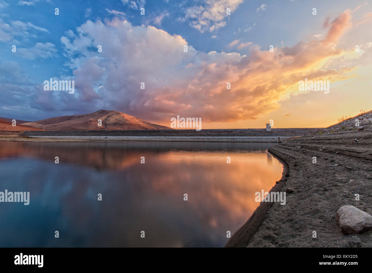 Tulare lake hi-res stock photography and images - Alamy