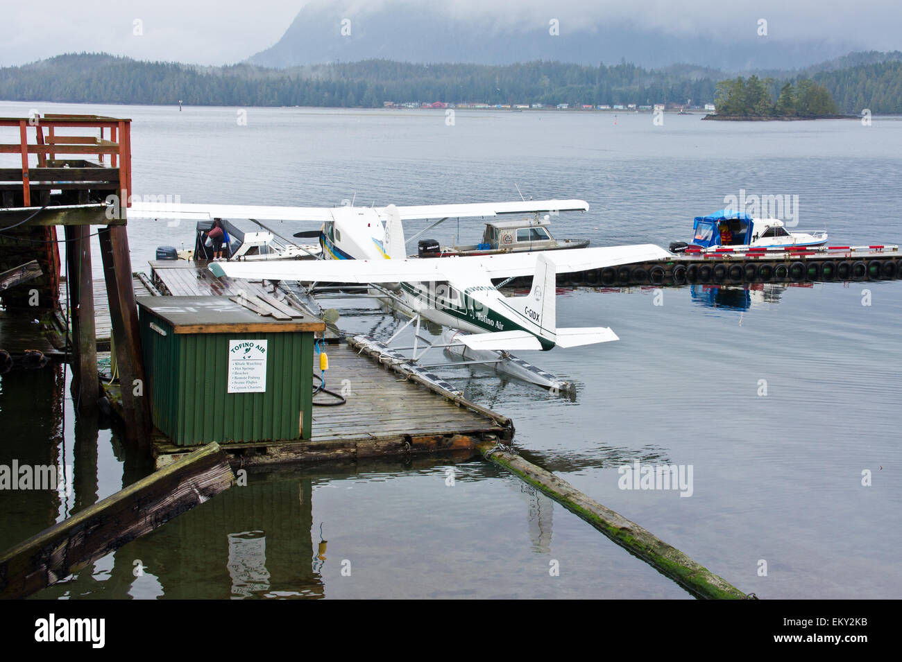 Float plane tofino hi-res stock photography and images - Alamy