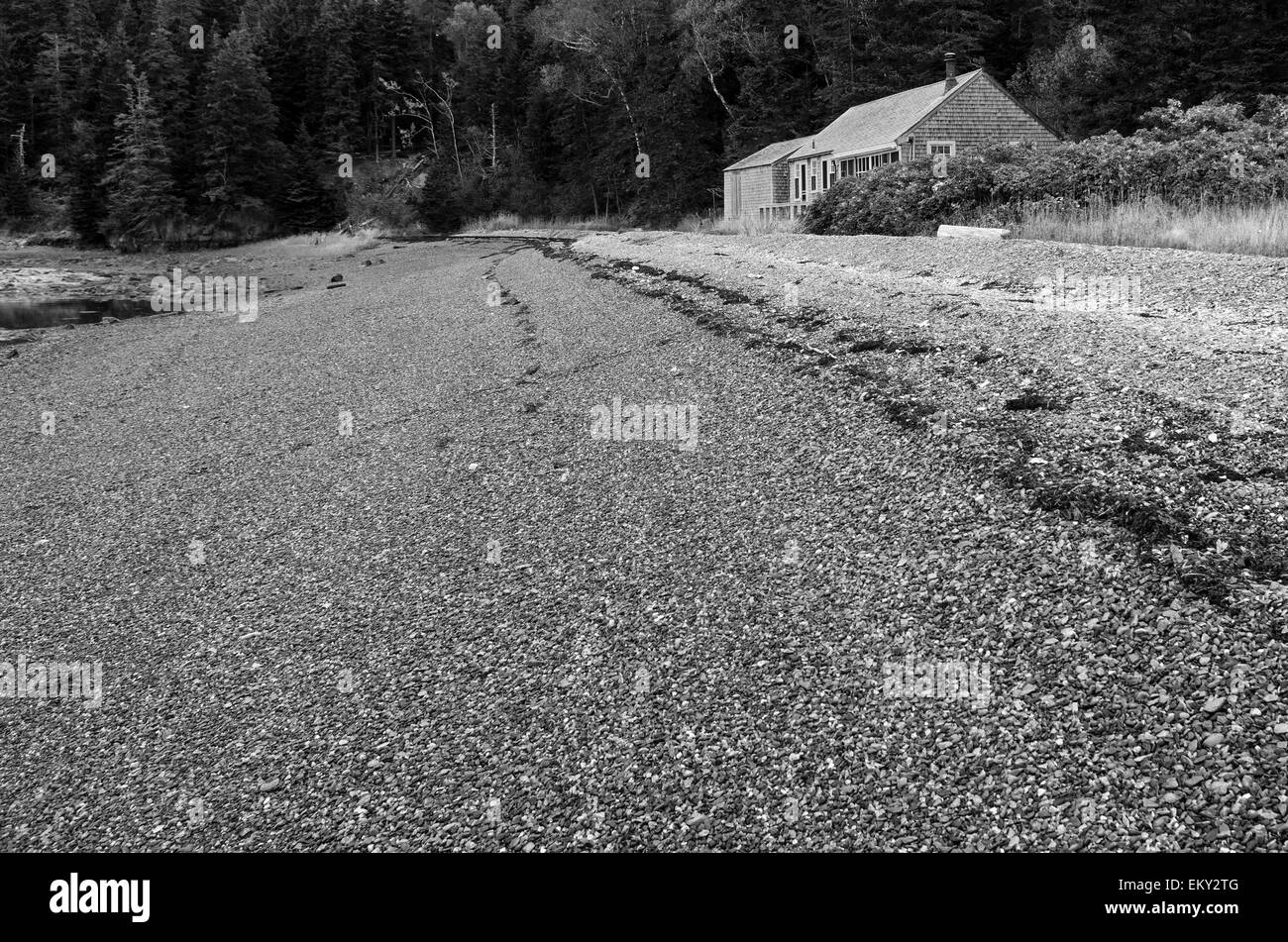 Shingles shingled cottage house hi-res stock photography and images - Alamy