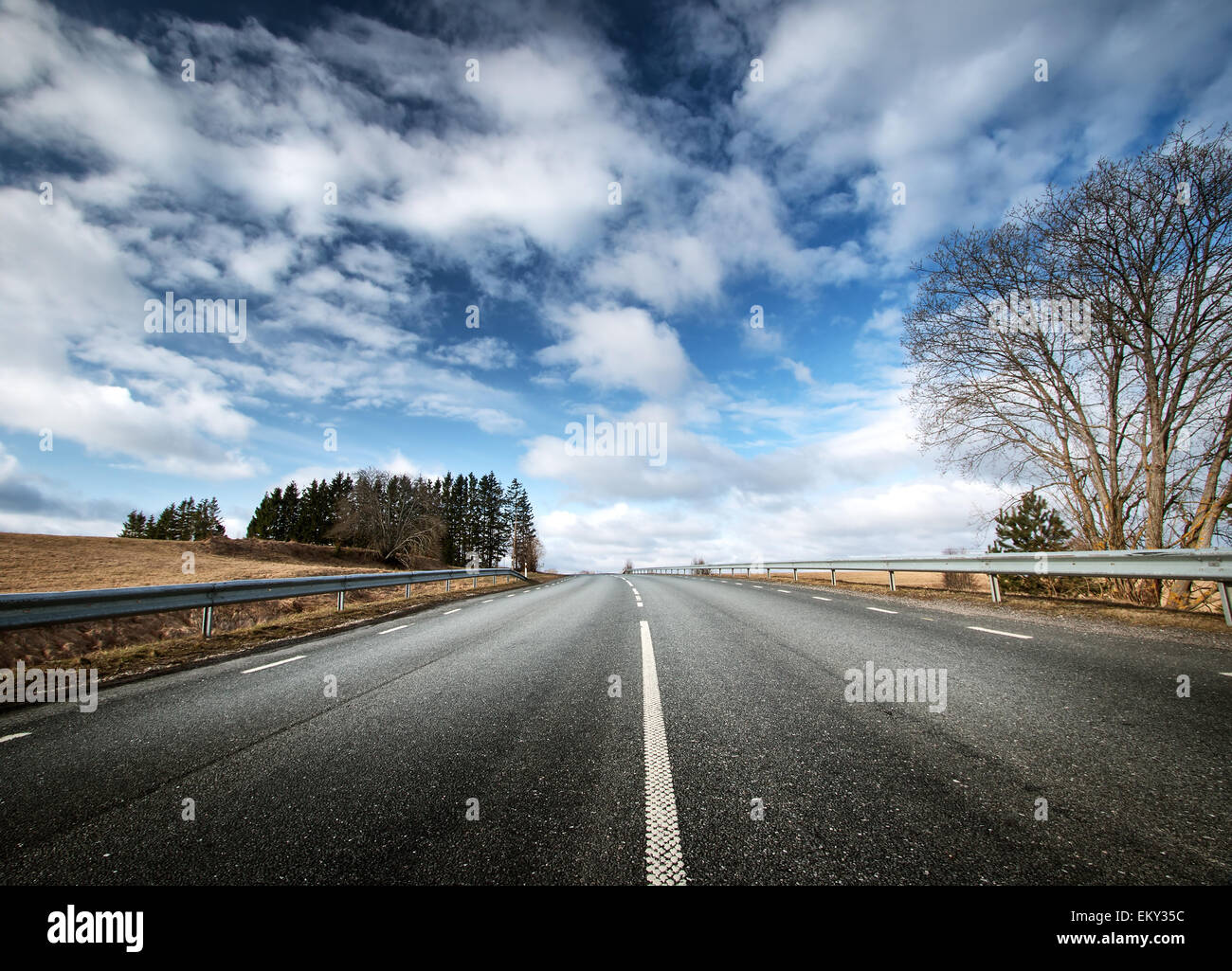 Wide road hi-res stock photography and images - Alamy