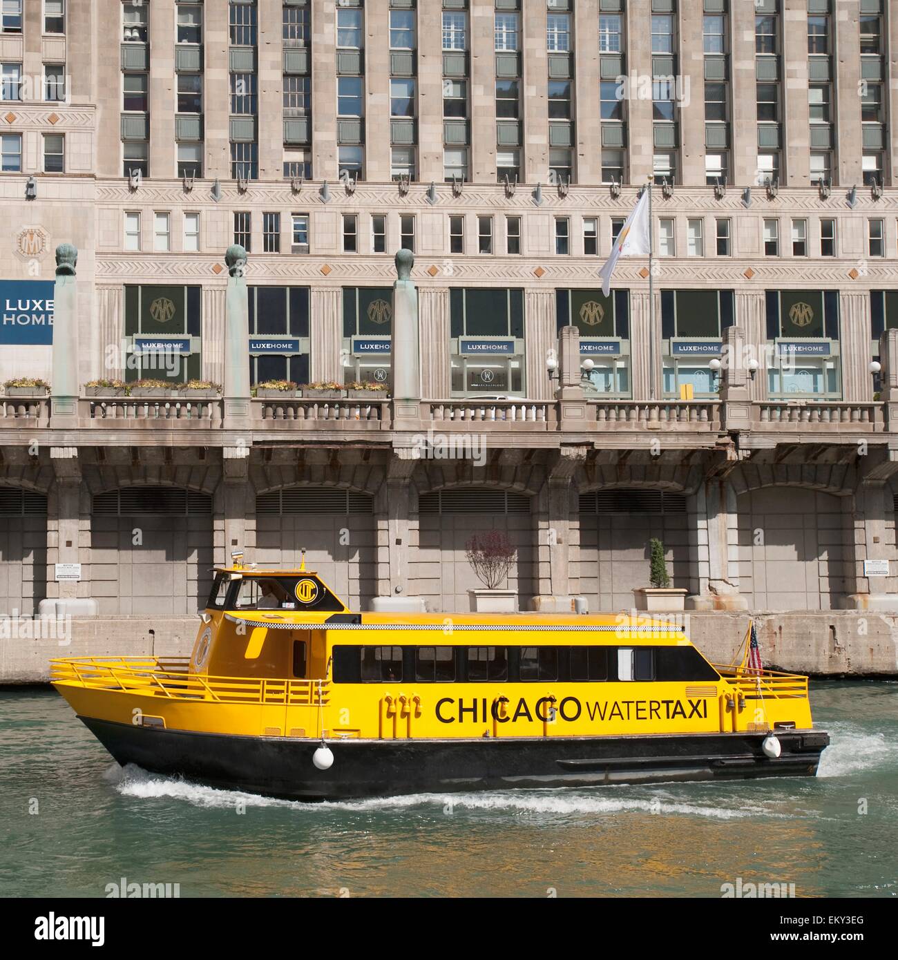 Chicago Water Taxi, Chicago, Illinois, Usa Stock Photo - Alamy