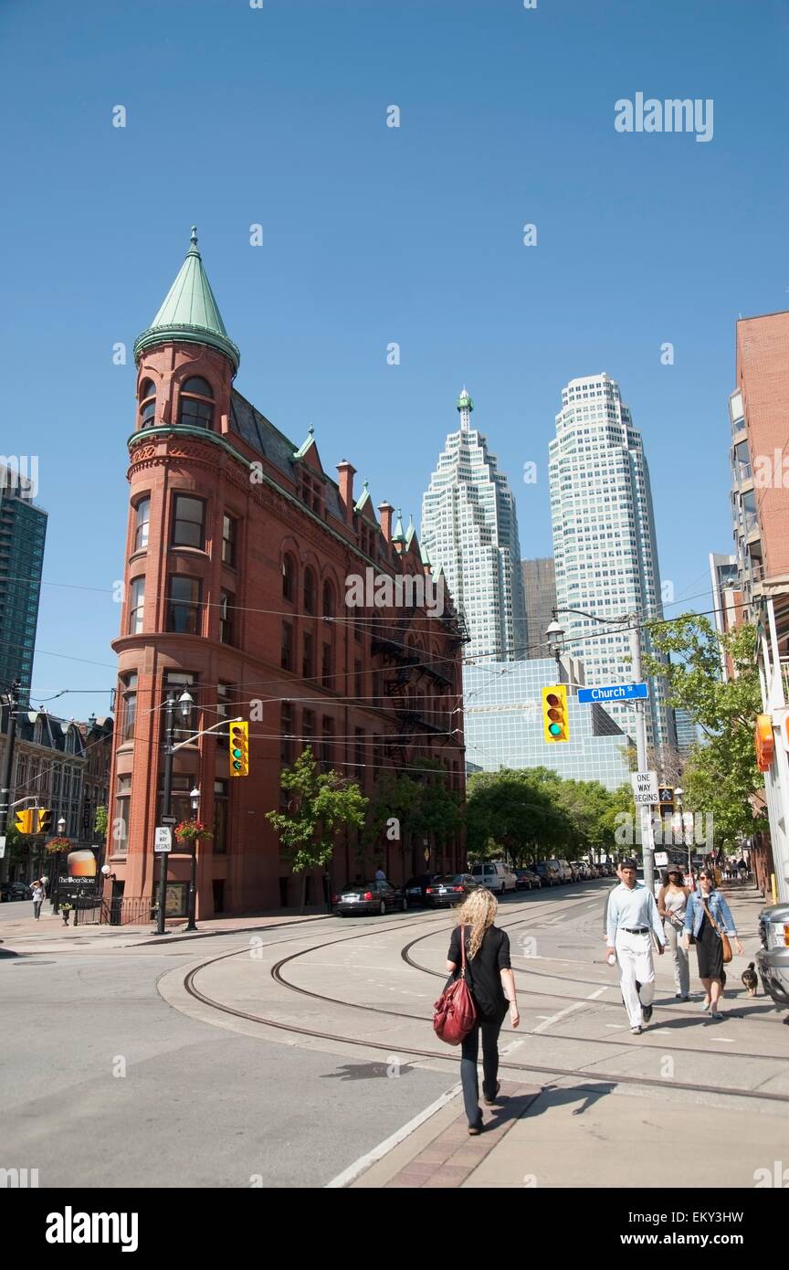 Female walking streets hi-res stock photography and images - Alamy