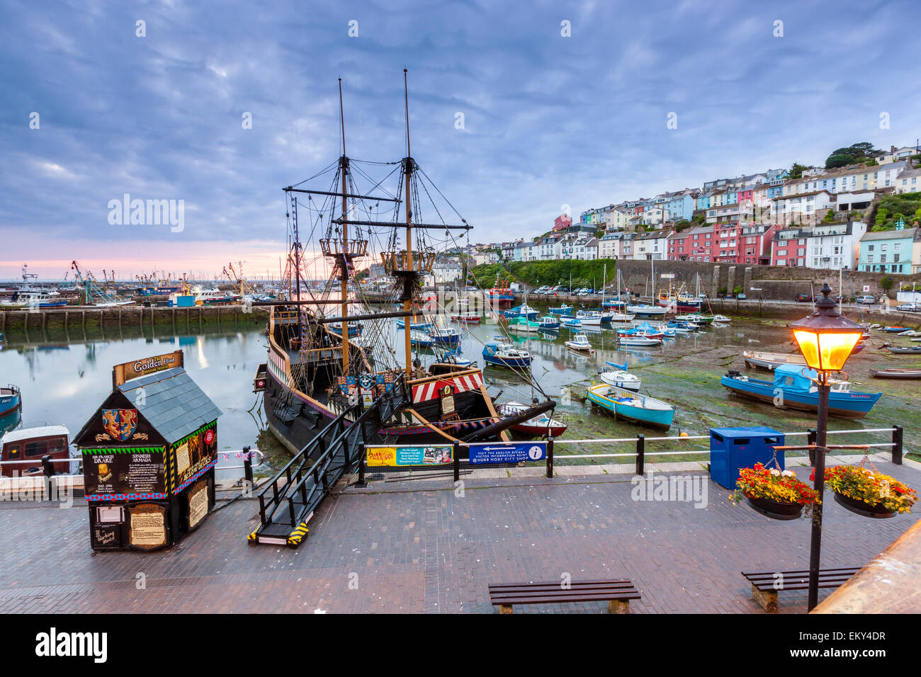 English galleon hi-res stock photography and images - Alamy