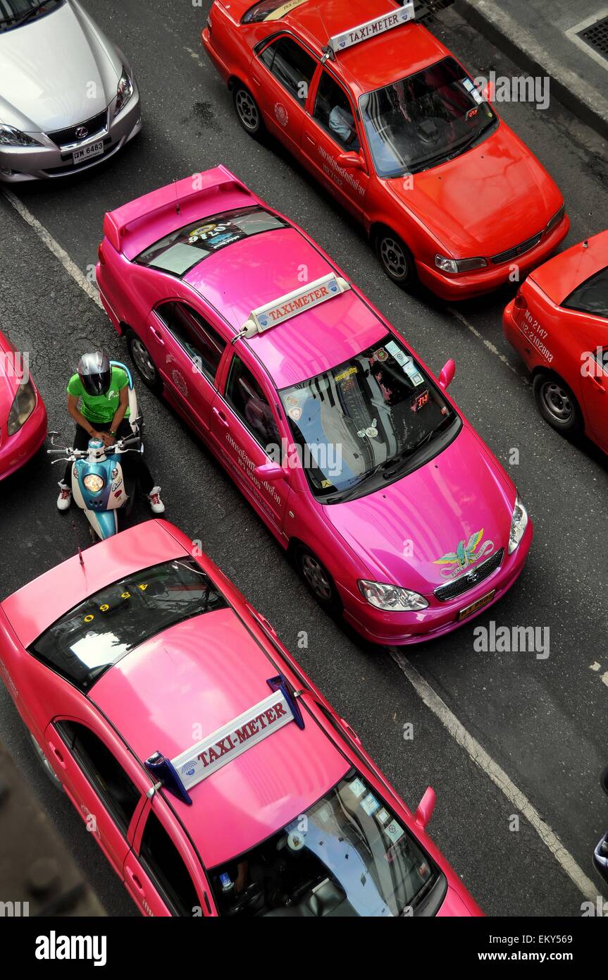 Colourful taxis hi-res stock photography and images - Alamy