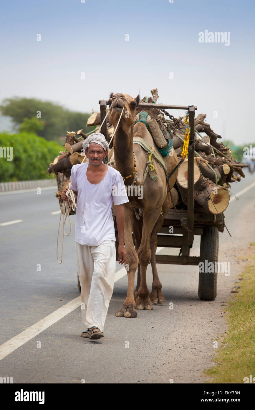 Log cart hi-res stock photography and images - Alamy