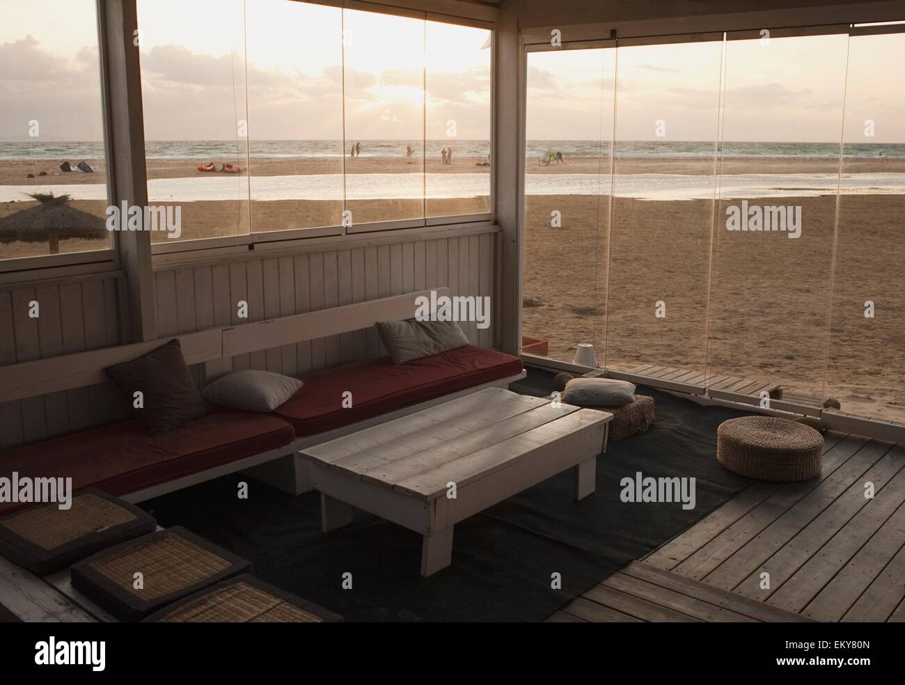 Enclosed room hi-res stock photography and images - Alamy