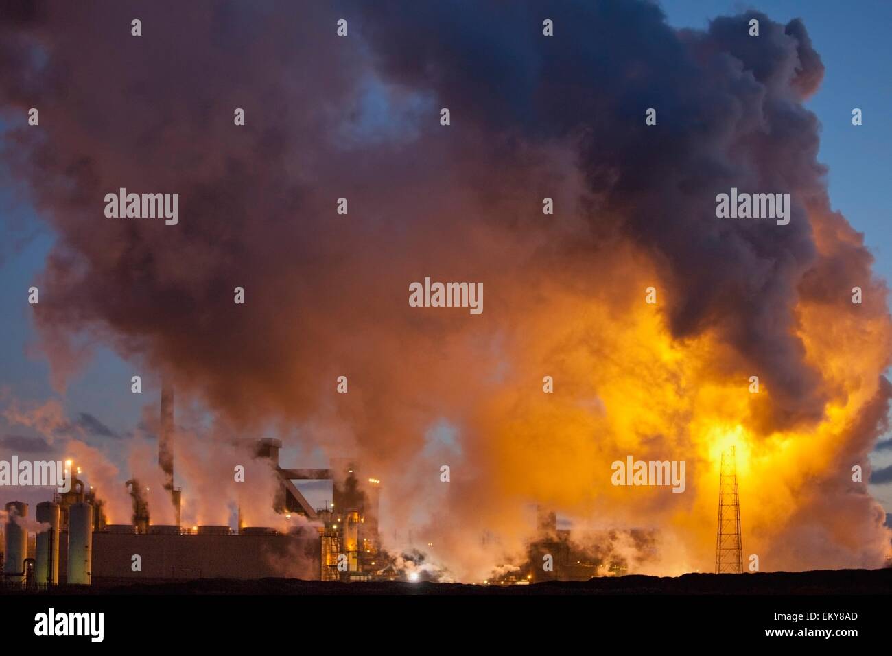 Non renewable resources oil hi-res stock photography and images - Alamy