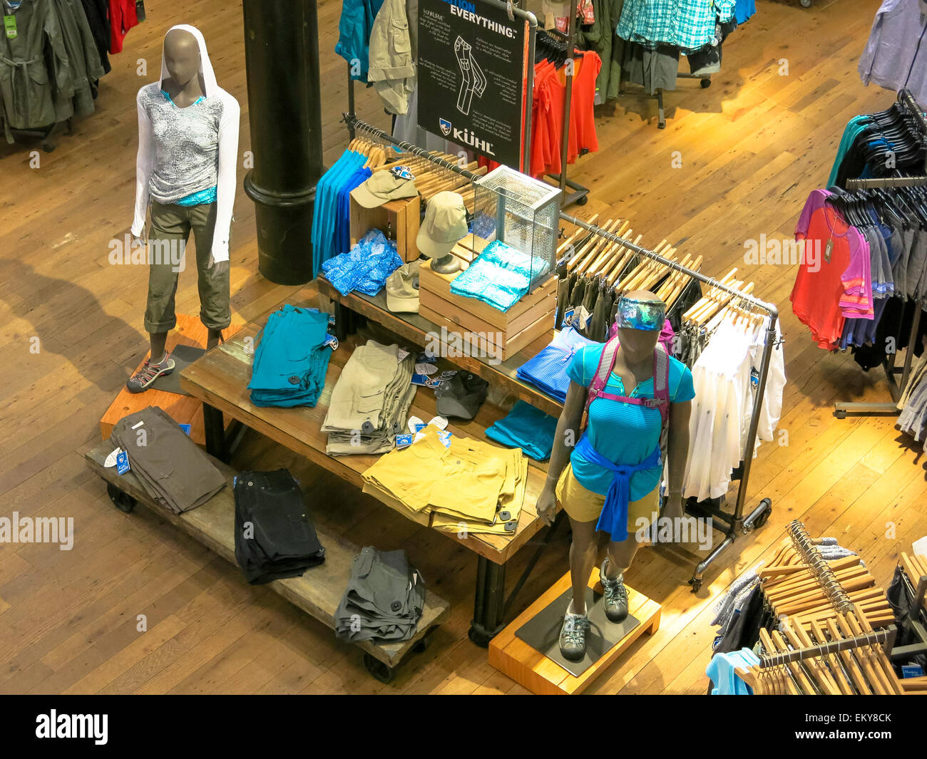 Rei store hi-res stock photography and images - Alamy