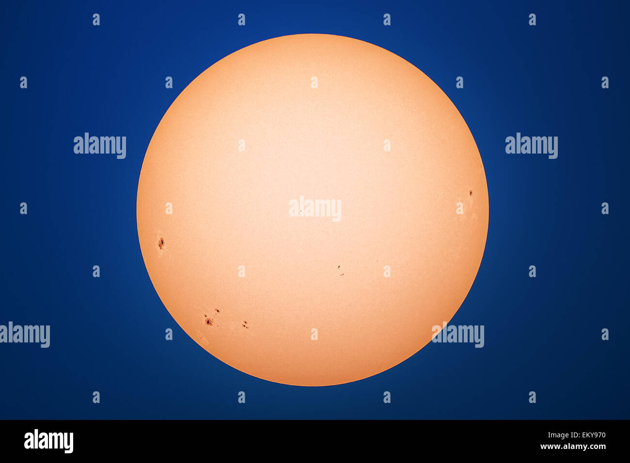 Beautiful yellow sun blue hi-res stock photography and images - Alamy