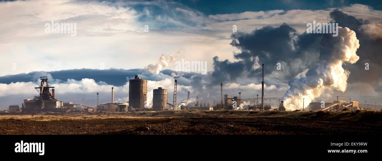 Factory england smoke hi-res stock photography and images - Alamy