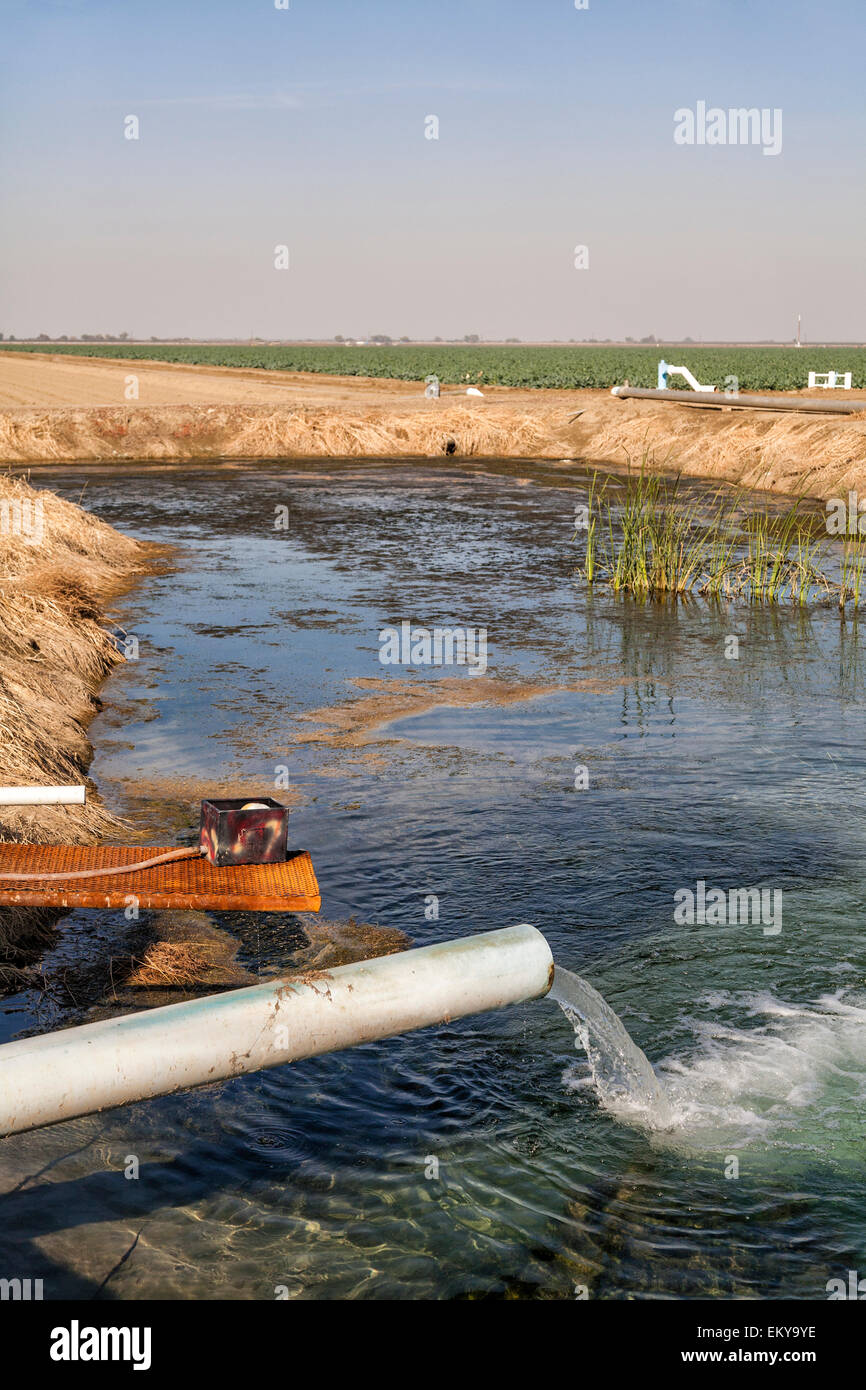Groundwater pumping hi-res stock photography and images - Alamy