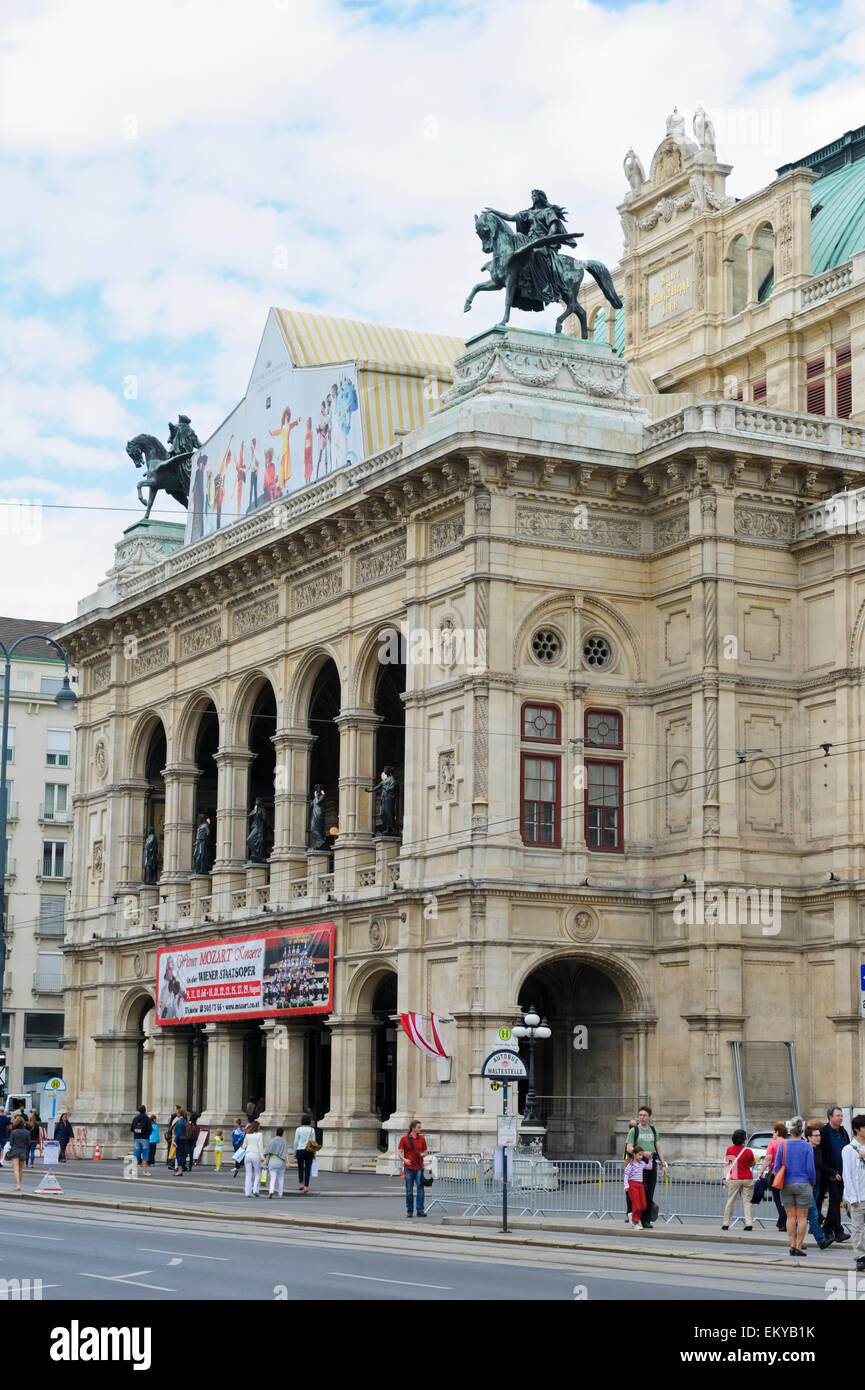 The facade of the State Opera Theater, Vienna, Austria Stock Photo - Alamy