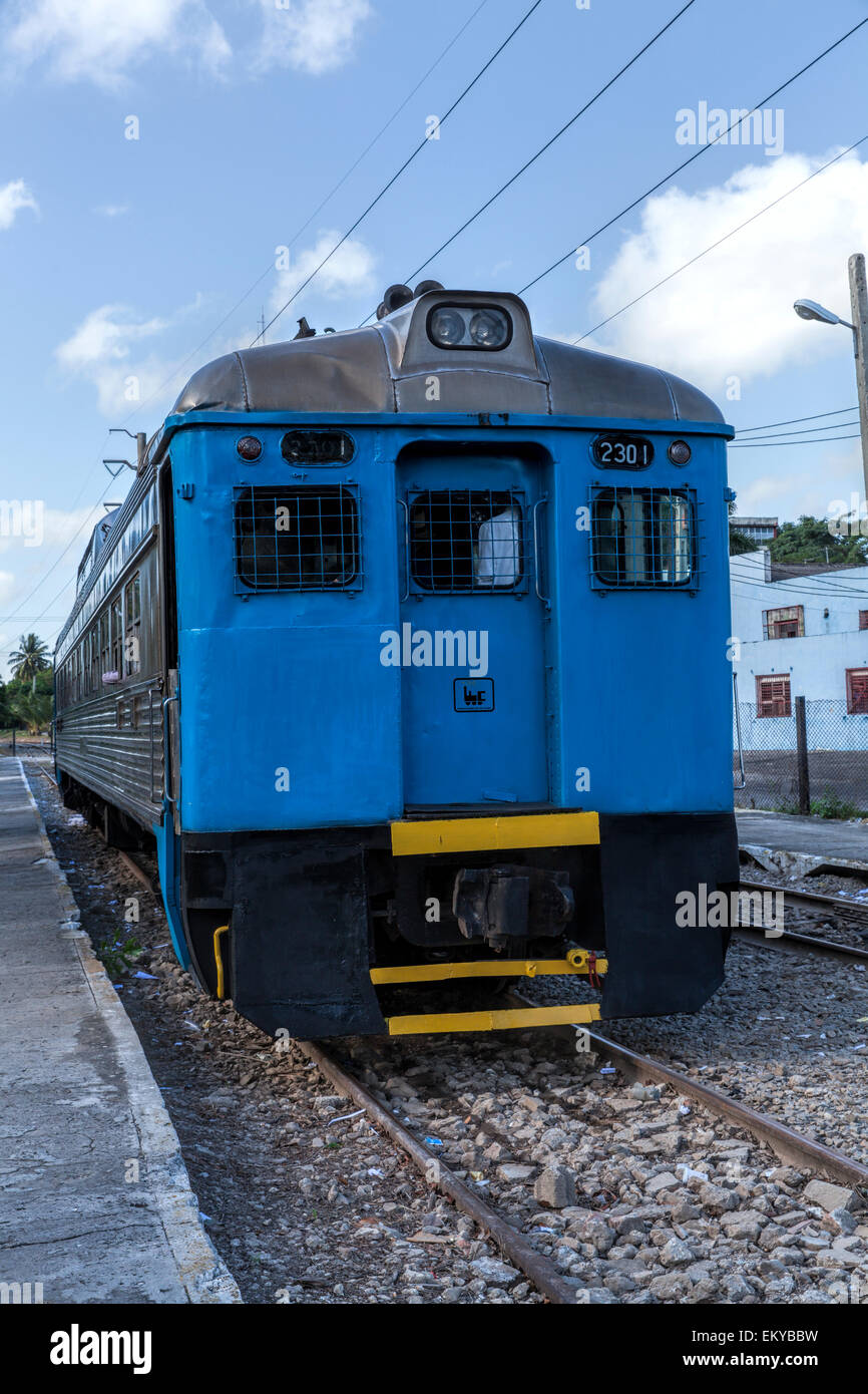 Diesel train cuba hi-res stock photography and images - Alamy