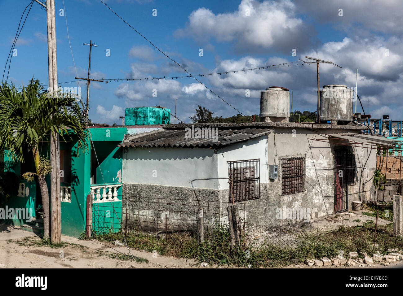 Cuba house water tank hi-res stock photography and images - Alamy