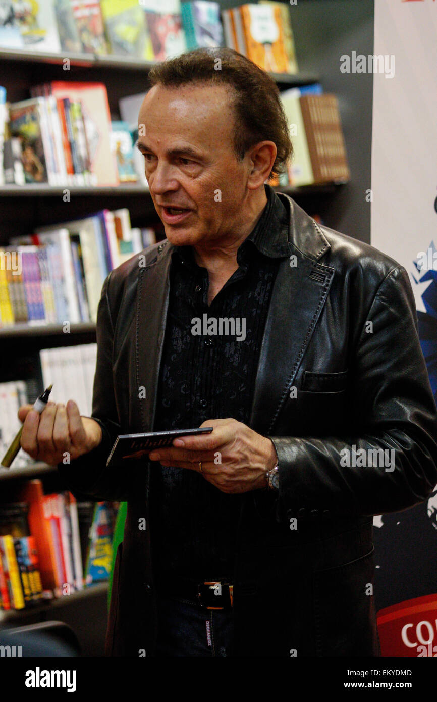 Pooh singer hi-res stock photography and images - Alamy