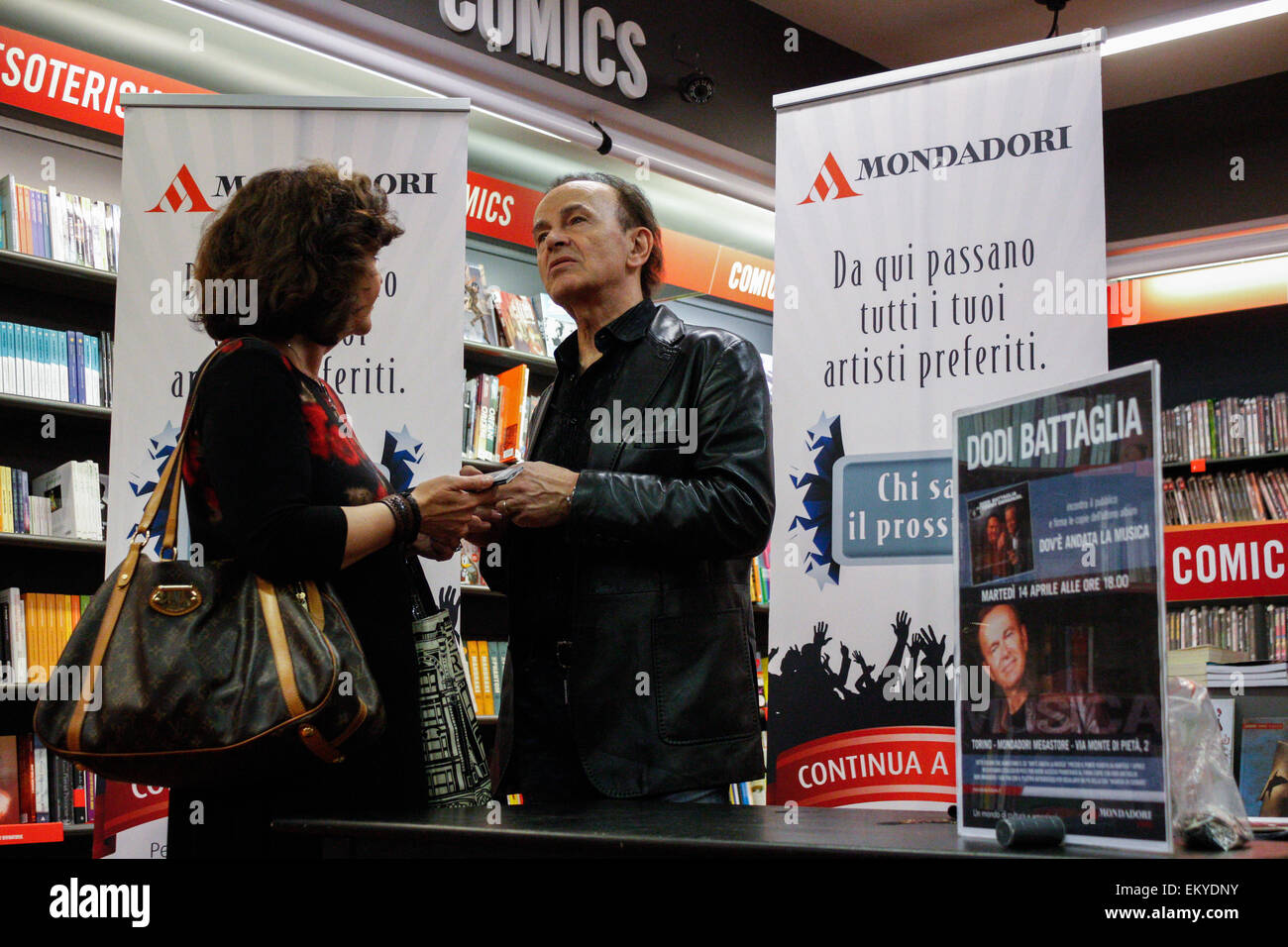 Libreria mondadori hi-res stock photography and images - Alamy