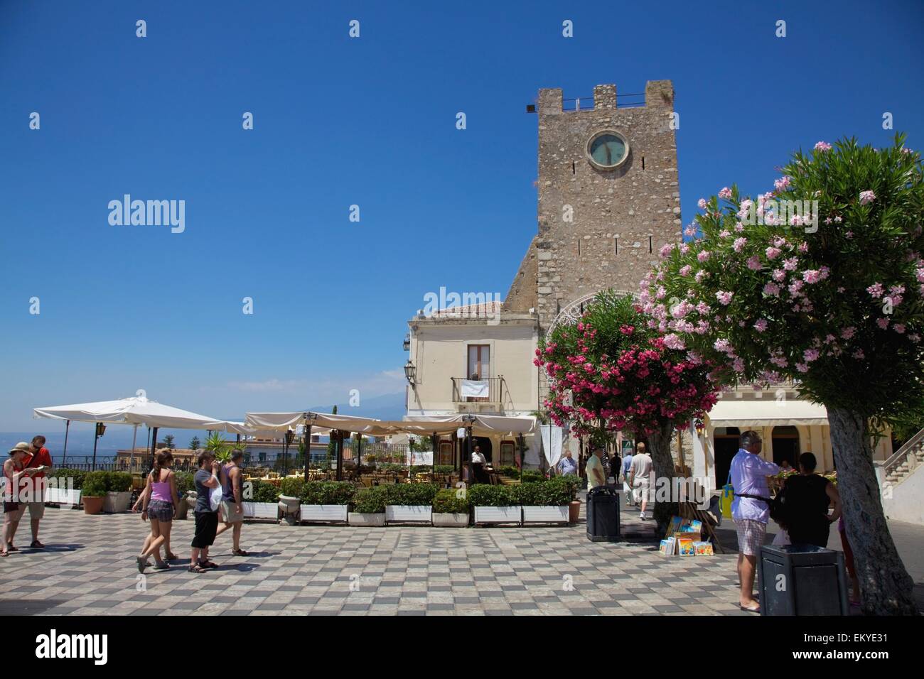 Piazza Ix Aprile; Taormina, Sicily, Italy Stock Photo - Alamy