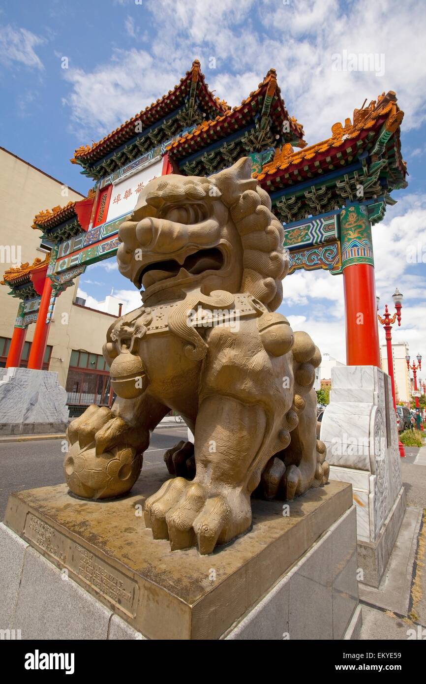 Portland oregon chinatown gate hi-res stock photography and images - Alamy