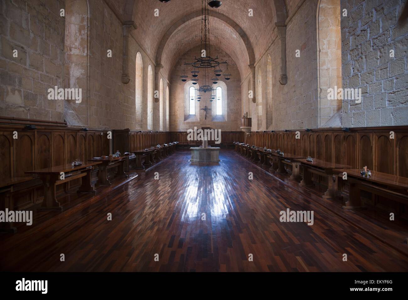Poblet monastery hall hi-res stock photography and images - Alamy