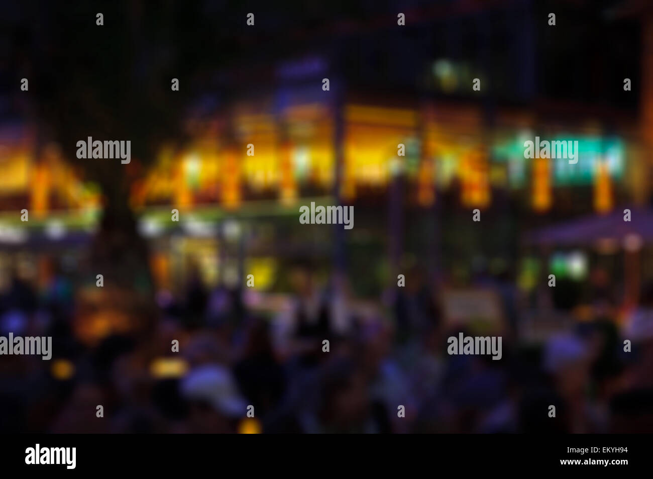 Night cityscape people in cafe hi-res stock photography and images - Alamy