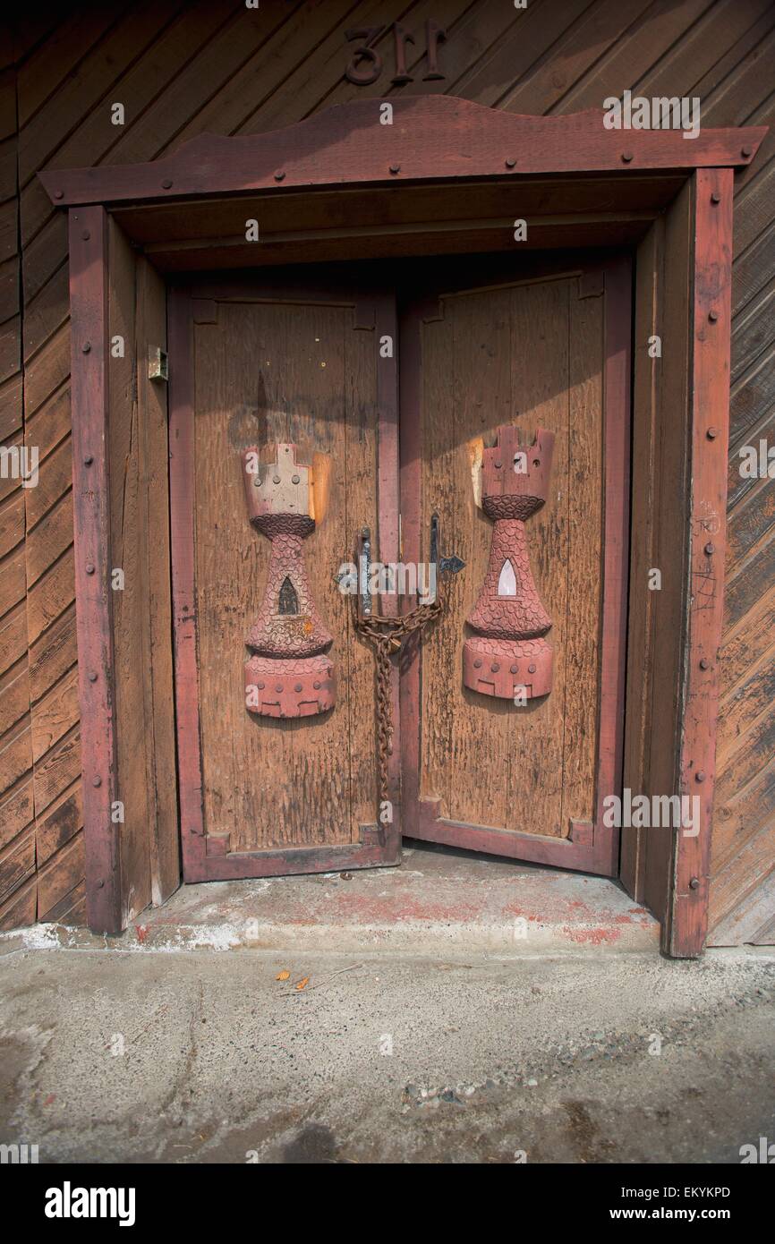 Medieval doors hi-res stock photography and images - Alamy