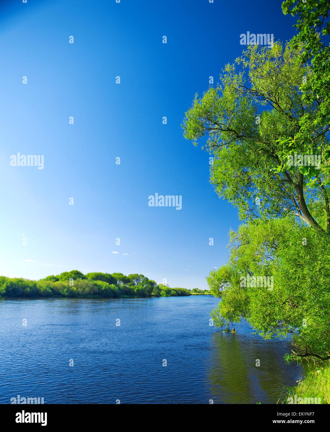 Rivers scene view blue sky hi-res stock photography and images - Alamy