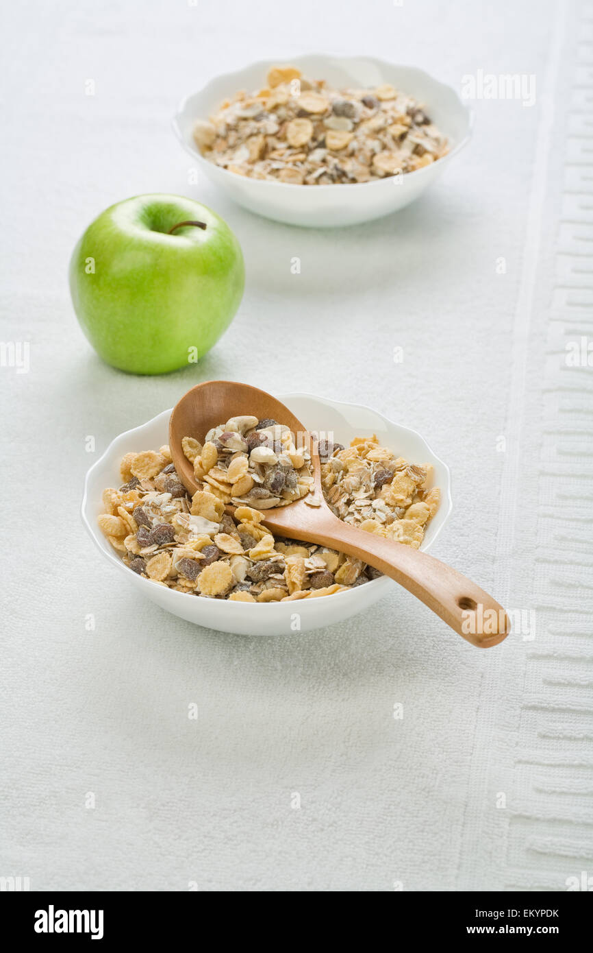 apple with muesli Stock Photo - Alamy