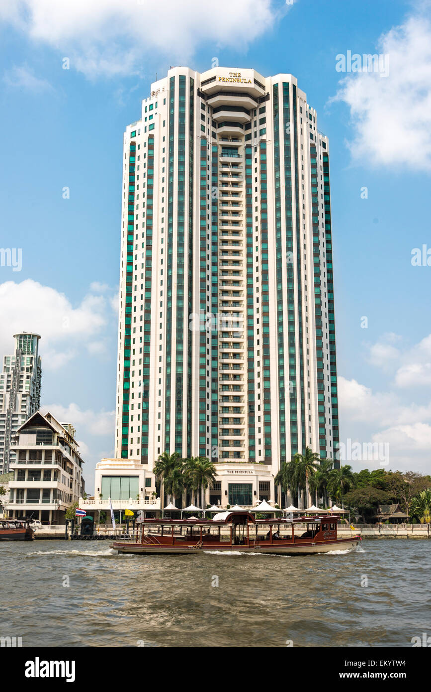 High rise building bangkok hi-res stock photography and images - Alamy