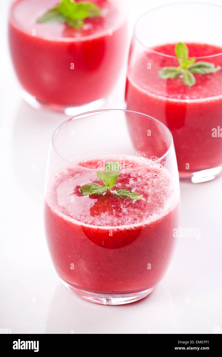 Fresh Strawberry Juice Stock Photo - Alamy