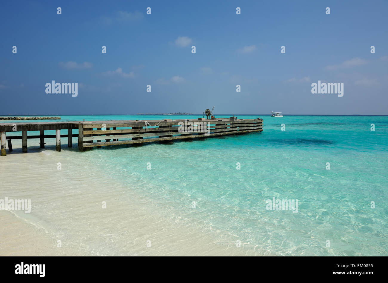Jetty on beach hi-res stock photography and images - Alamy