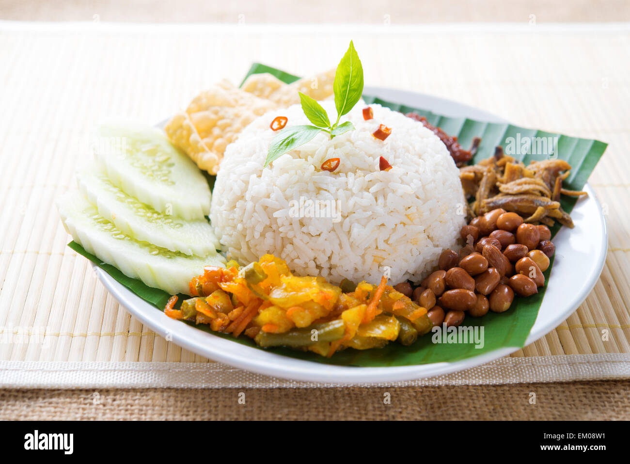 Malay food hi-res stock photography and images - Alamy