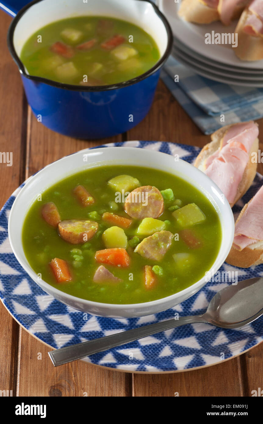 Dutch pea soup. Traditional food Holland Stock Photo - Alamy