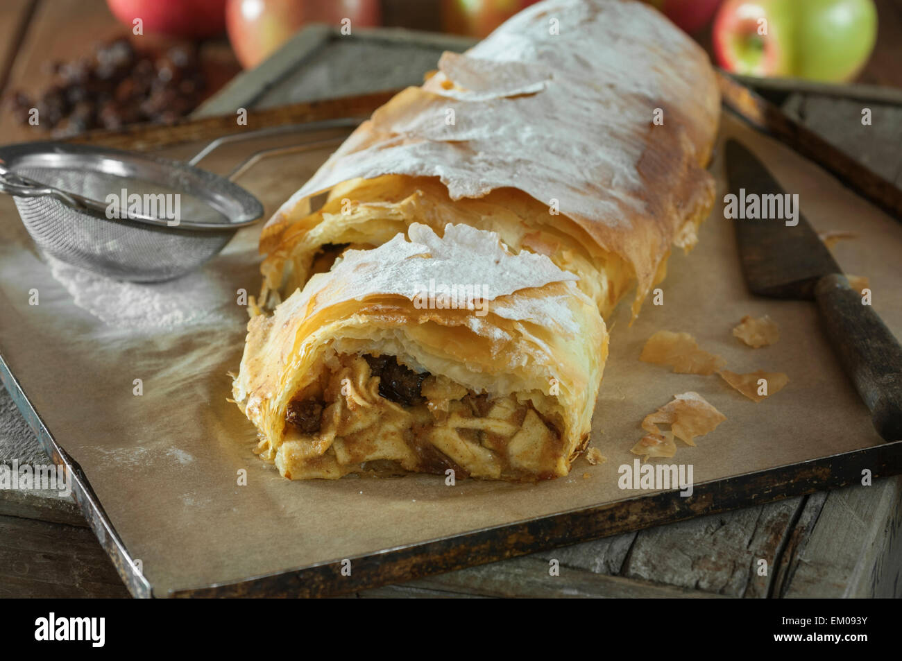 Apple strudel. Traditional Austrian dessert Stock Photo - Alamy
