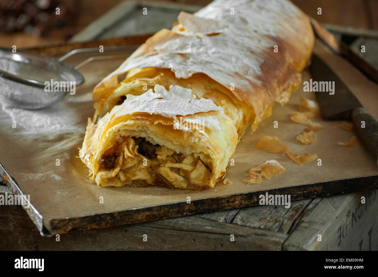Apple strudel. Traditional Austrian dessert Stock Photo - Alamy
