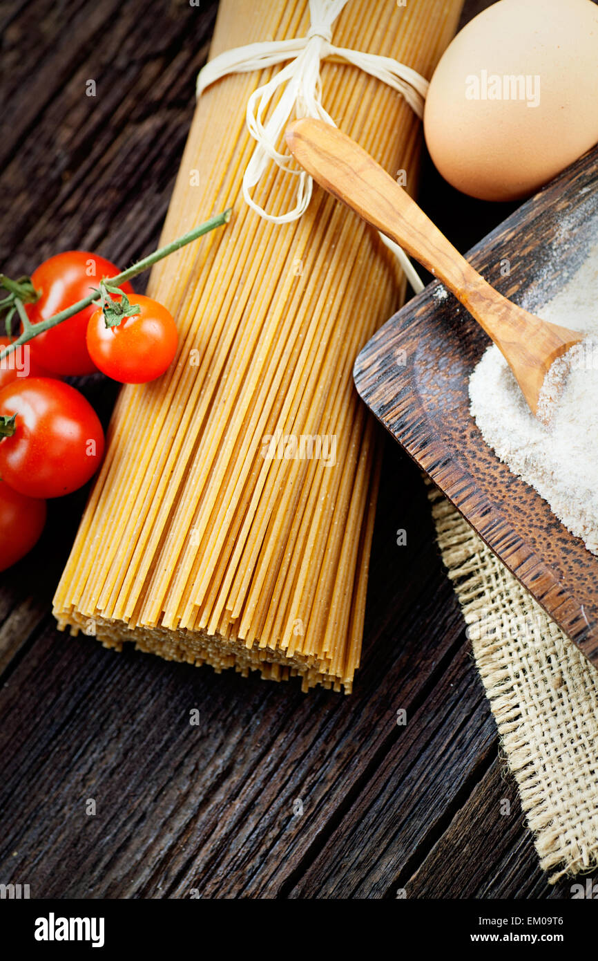 Italian whole wheat pasta hi-res stock photography and images - Alamy