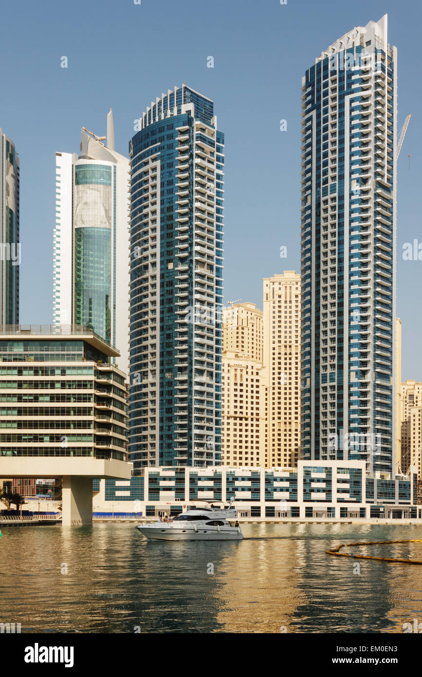 DUBAI, UAE - NOVEMBER 16: Modern buildings in Dubai Marina, on November ...